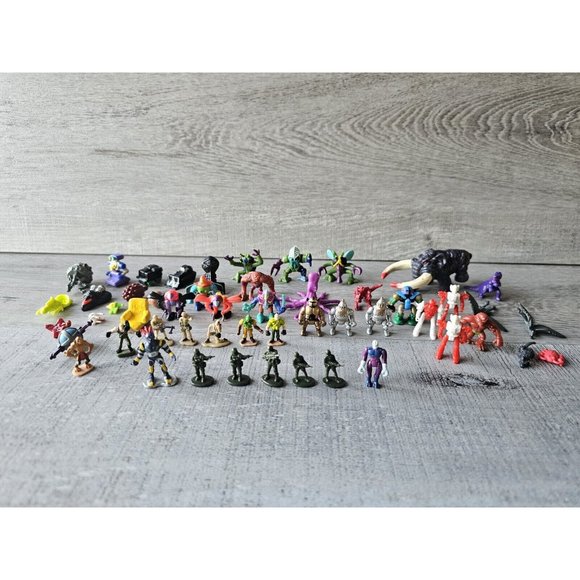 Unbranded | Toys | Vtg Fistful Of Aliens Lot Of 5 Micro Mini Figures ...